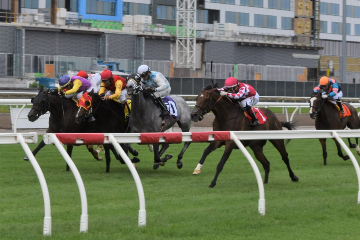 Woodbine Racetrack in Toronto, Canada - Jockeys Canada