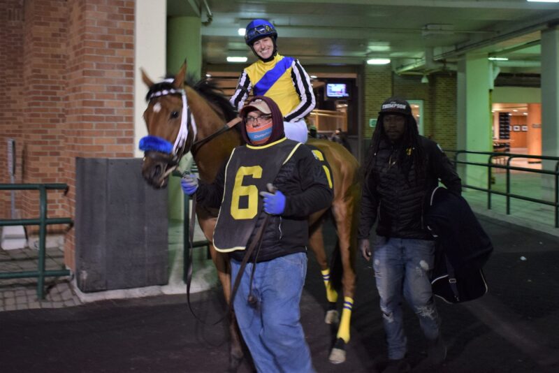 Amanda Vandermeersch - Jockeys Canada
