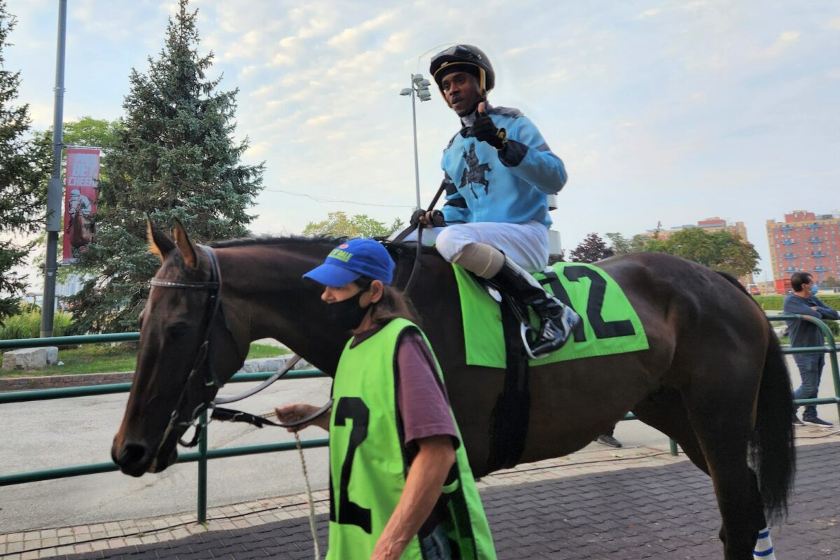 Keveh Nicholls - Jockeys Canada