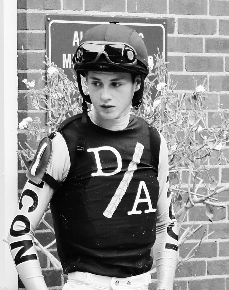 Sofia Vives - Jockeys Canada
